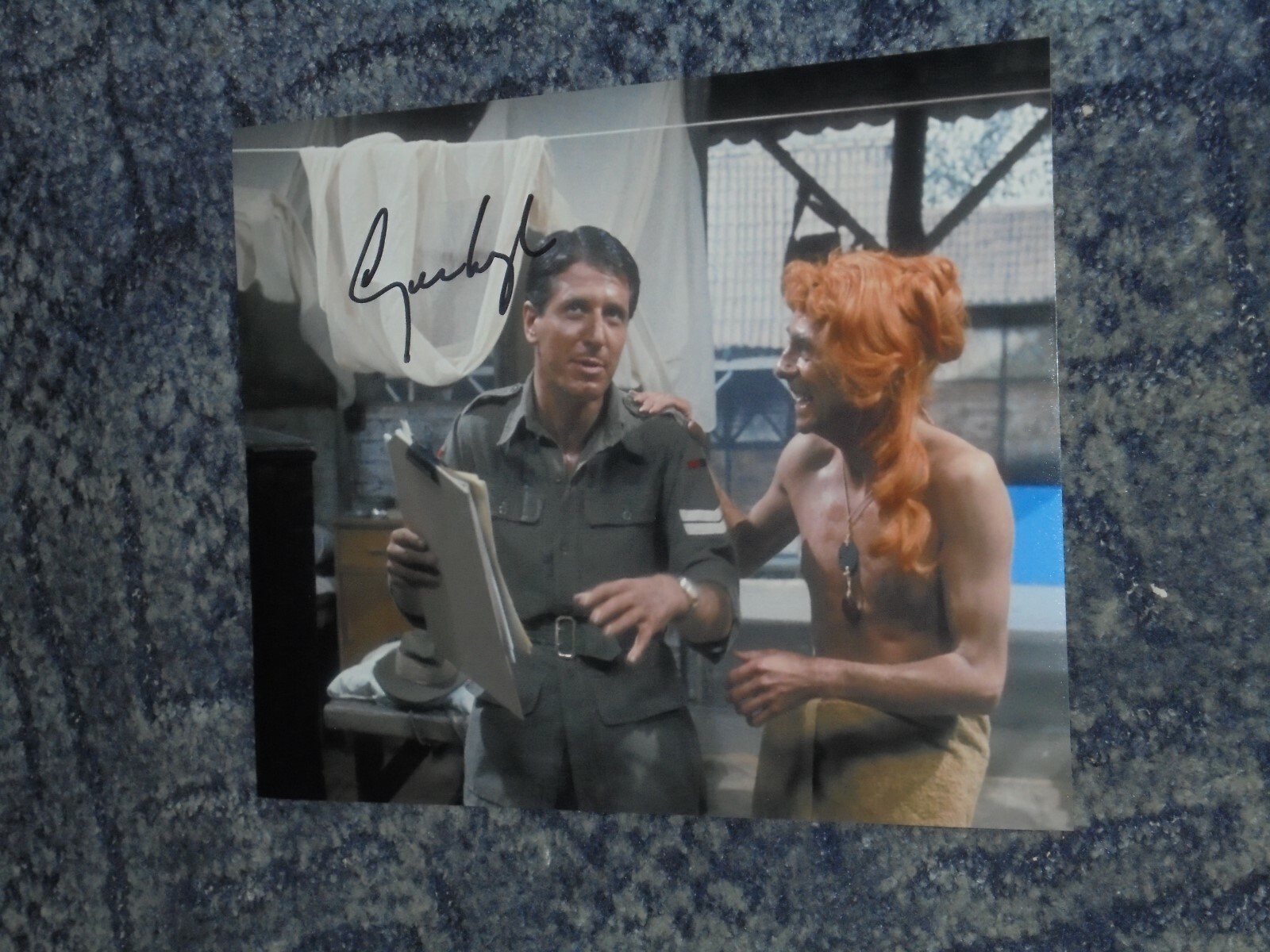 GEORGE LAYTON- IT AINT HALF HOT MUM - 10x8 PHOTO SIGNED - (79) | eBay.de