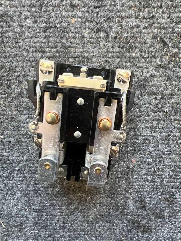 Square D 05215 Heavy Duty Power Relay Contact Coil Type8501 CO-16 ...