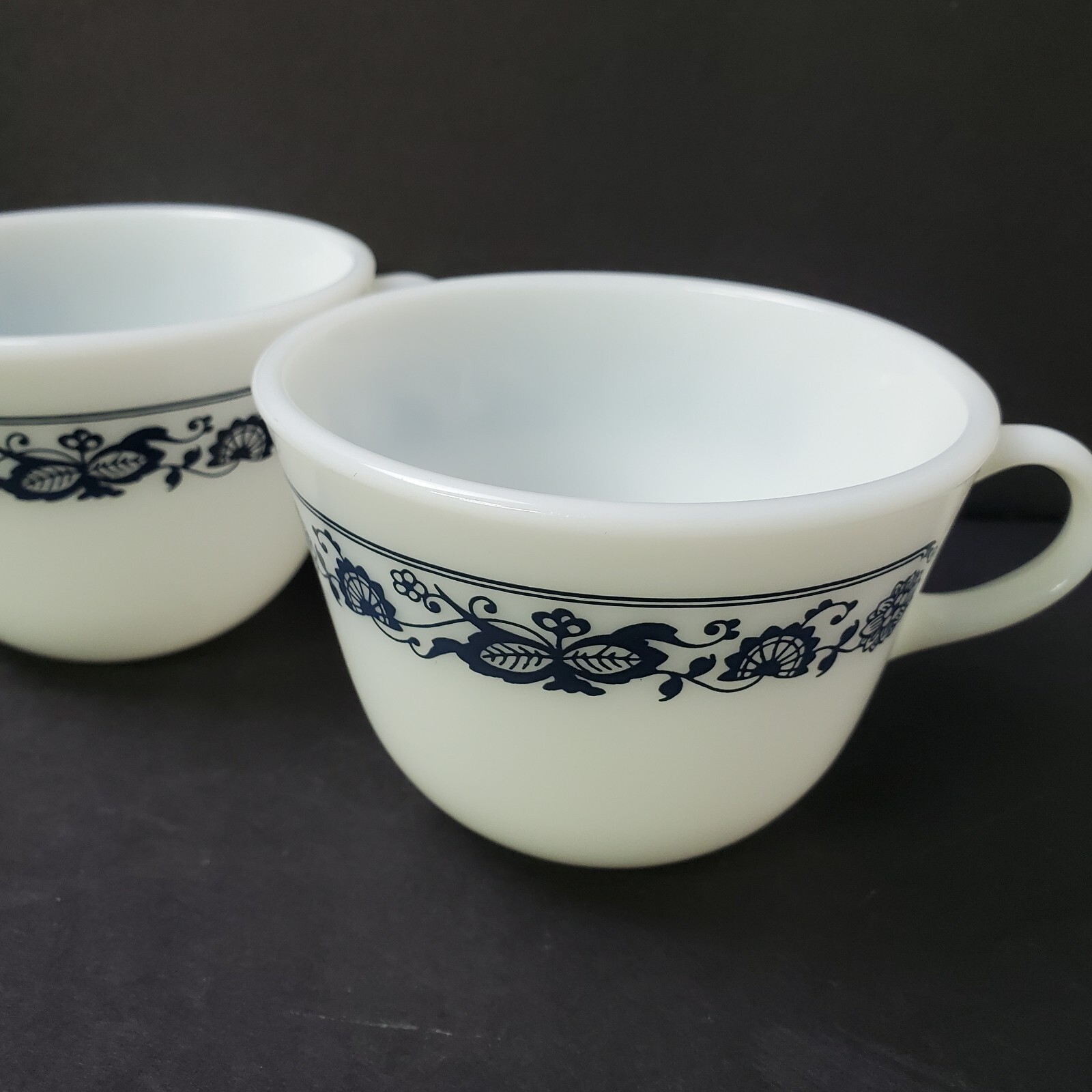 2 Pyrex Coffee Cups Vintage Milk Glass Old Town Blue Onion Flower 1410 ...