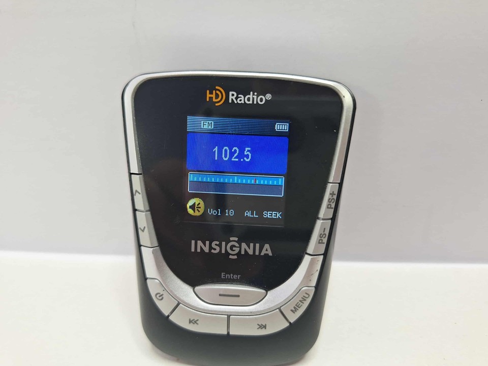 Insignia NS-HD01 Portable HD Radio Player – Color Display ...