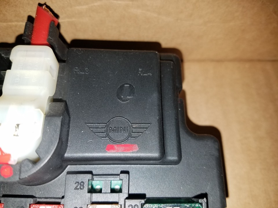 2007-2013 MINI COOPER S R56 POWER DISTRIBUTION FUSE JUNCTION BOX JBE ...