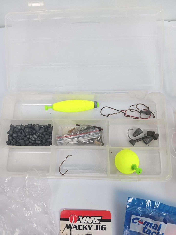 Bass Pro Shops Soft Sided Tackle/Duffel Bag Extreme Qualifier 350 w Baits | eBay