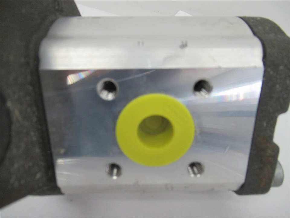 CNH 87395822 / Rexroth 0510 725 156, AZPF-Series, Hydraulic Gear Pump ...