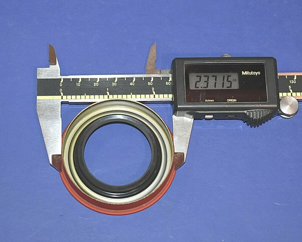 GM TH700R4 700-R4 4L60 4L60E Trans Rear Tail Extension Housing Seal ...