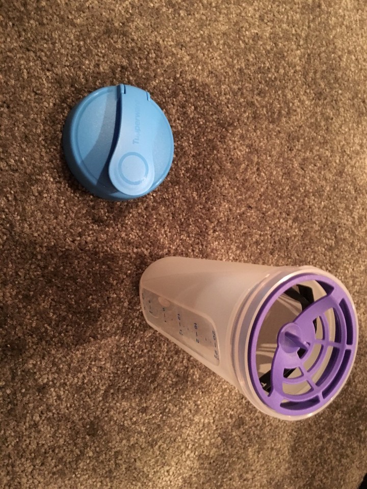 Tupperware Quick Shake Container Blue gravy egg protein mixer Insant ...