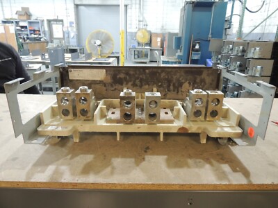 GE SPECTRA SERIES AML3800ND MAIN LUG ASSEMBLY 800 AMP 600V MAX 3 POLES ...