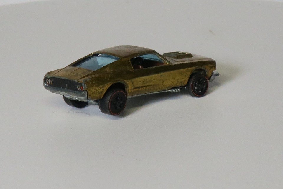 Hot Wheels Red Line Custom Mustang 1967 Gold w/ Brown Interior ...