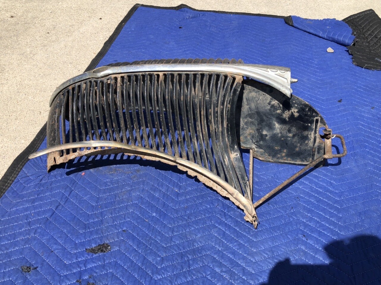 Original Vintage 1930s 1940s FORD GRILL Grille with Chrome V8 Emblem ...