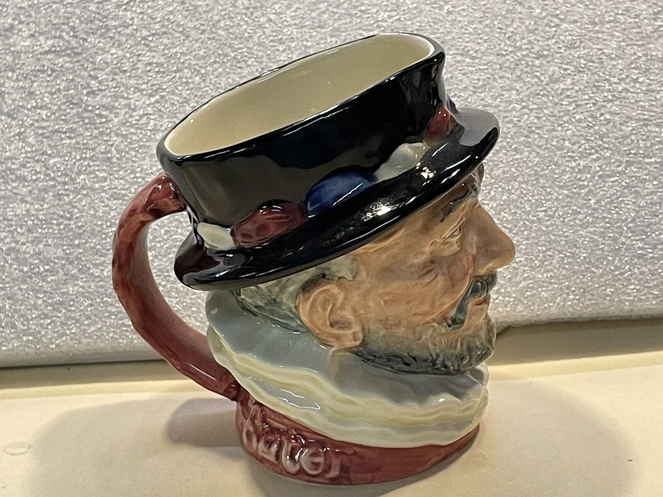 Vintage Royal Doulton BEEFEATERS Toby Character Jug Mug 1946 Retired ...