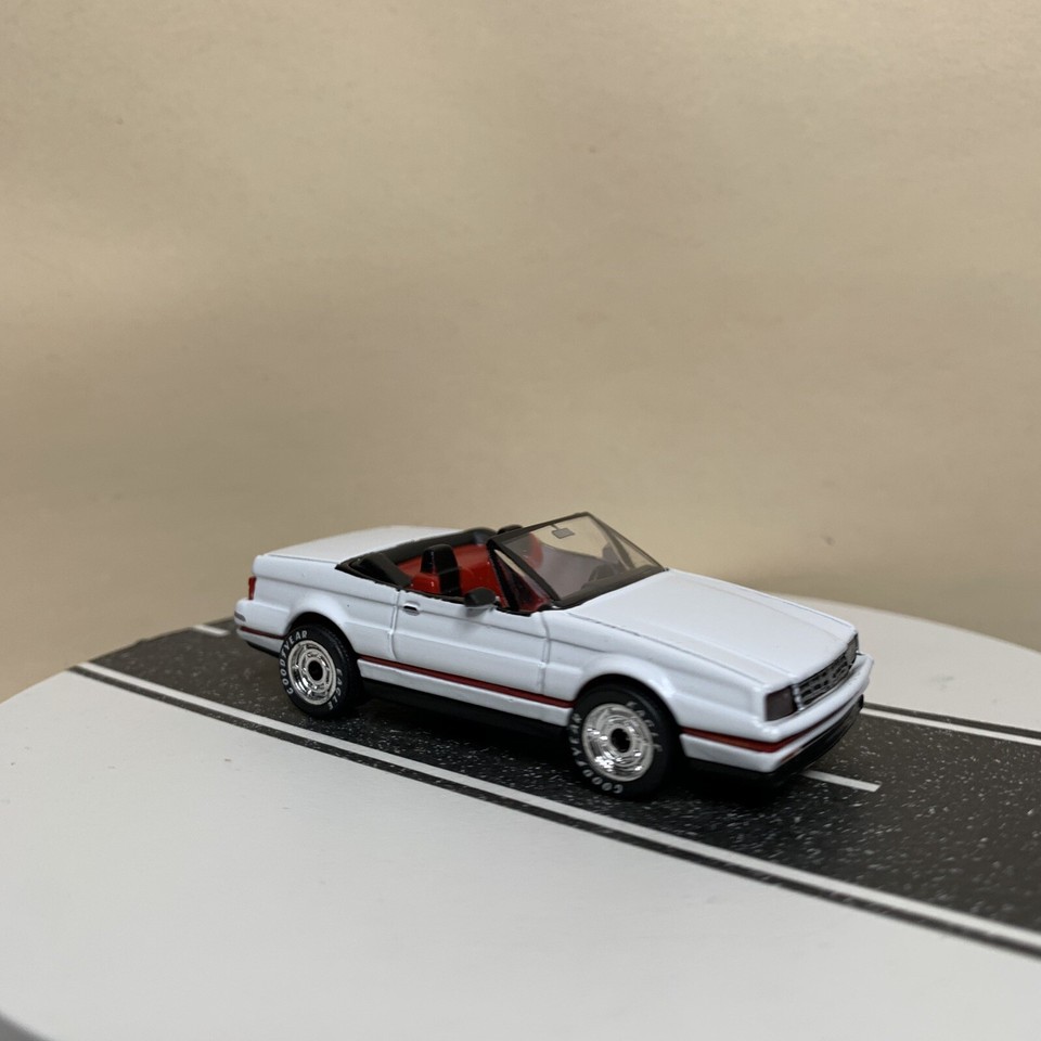 Matchbox Ultra Series Premiere Cadillac Allante Convertible White/Red 1 ...