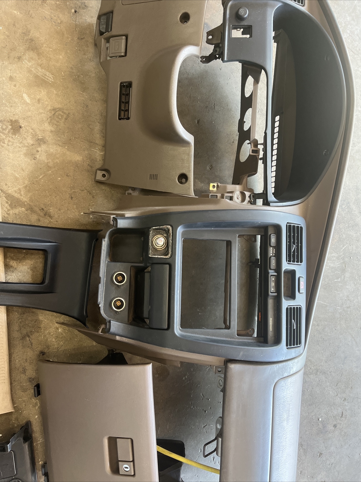 99-02 Toyota 4Runner Center Console Dash Plastics Interior Trim Glove ...