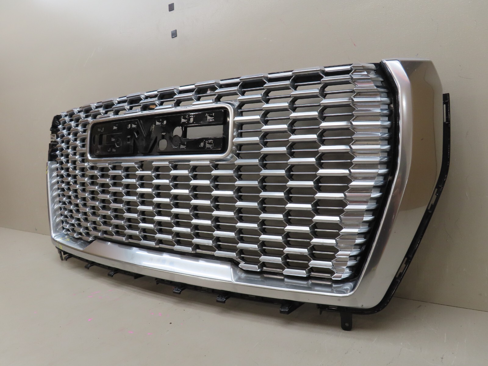 2021-2023 GMC YUKON DENALI SUV FRONT BUMPER RADIATOR GRILLE GRILL OEM ...