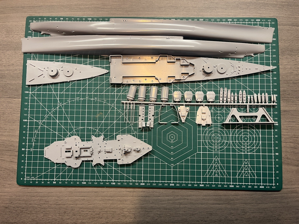Airfix Red Stripe 1/600 HMS Hood model kit, complete | eBay UK