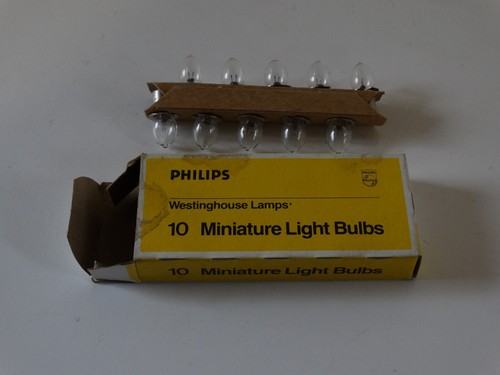 Lot of 30 Wedtinghouse PR6 2.47v .30A Flashlight Automotive Lamp Bulb ...