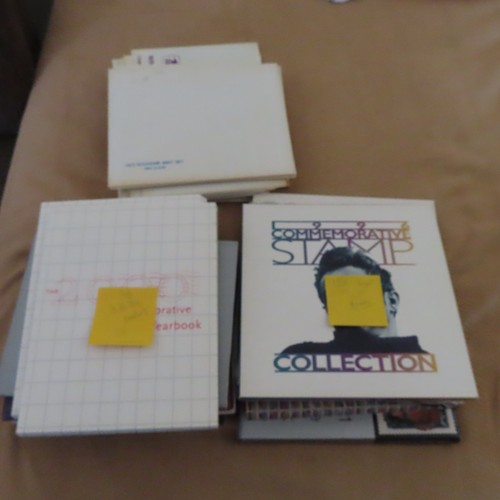 31 sets USPS Commemorative Stamp Year Books 1971-2004 many were sealed ...