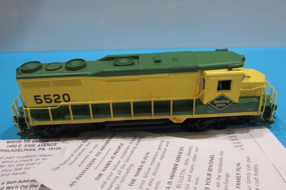 HO Scale Bachmann Spectrum 41-0823-10 GP30 Diesel Locomotive READING ...