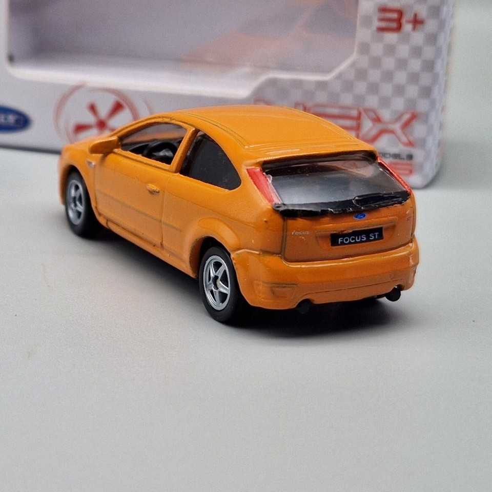 Ford Focus ST Diecast Model Car 1/60 New In Box by Welly. | eBay UK