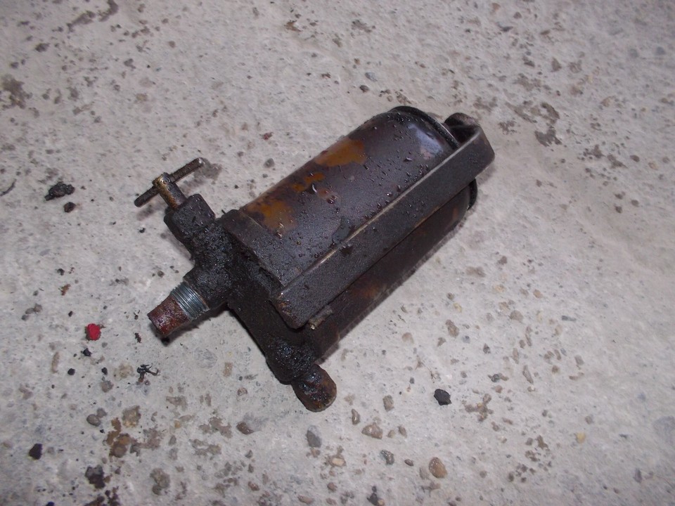 Farmall 560 Diesel D IH Tractor ORIGNL fuel tank filter sediment holder ...