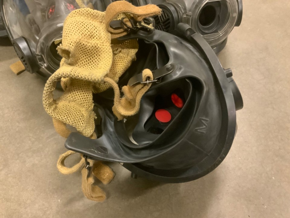 SCOTT AV-3000 HT MASK w/KEVLAR NETTING SIZE MEDIUM Firefighter SCBA AIR ...