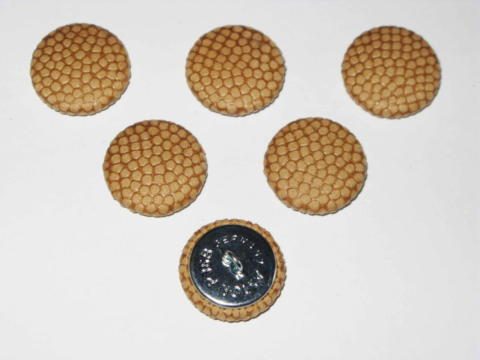 NOVASUEDE MAJILITE SUEDE CAMEL BUTTONS 23mm & 19mm FABRIC CRAFT SOFT ...