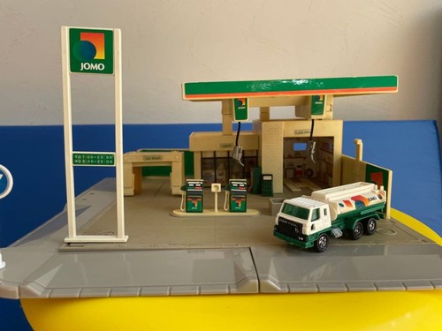 Tomica Town JOMO Gas Station Set w/ Tanker Truck - Discontinued Vintage ...