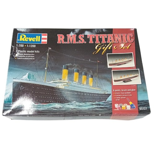 Revell RMS Titanic Model Kit Gift Set in 1:700 & 1:1200 scale Boxed ...