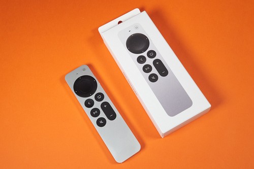 Apple Siri Remote for Apple TV (2nd generation) boxed. Lightning ...