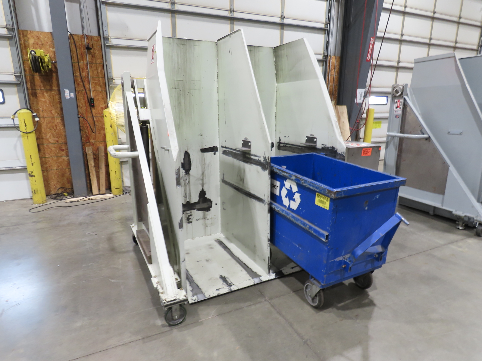 MTC Hydraulic Tote Dumper 2-Bin 1/2 Yd Hopper Tipper 2000Lb 5Hp 460V | eBay