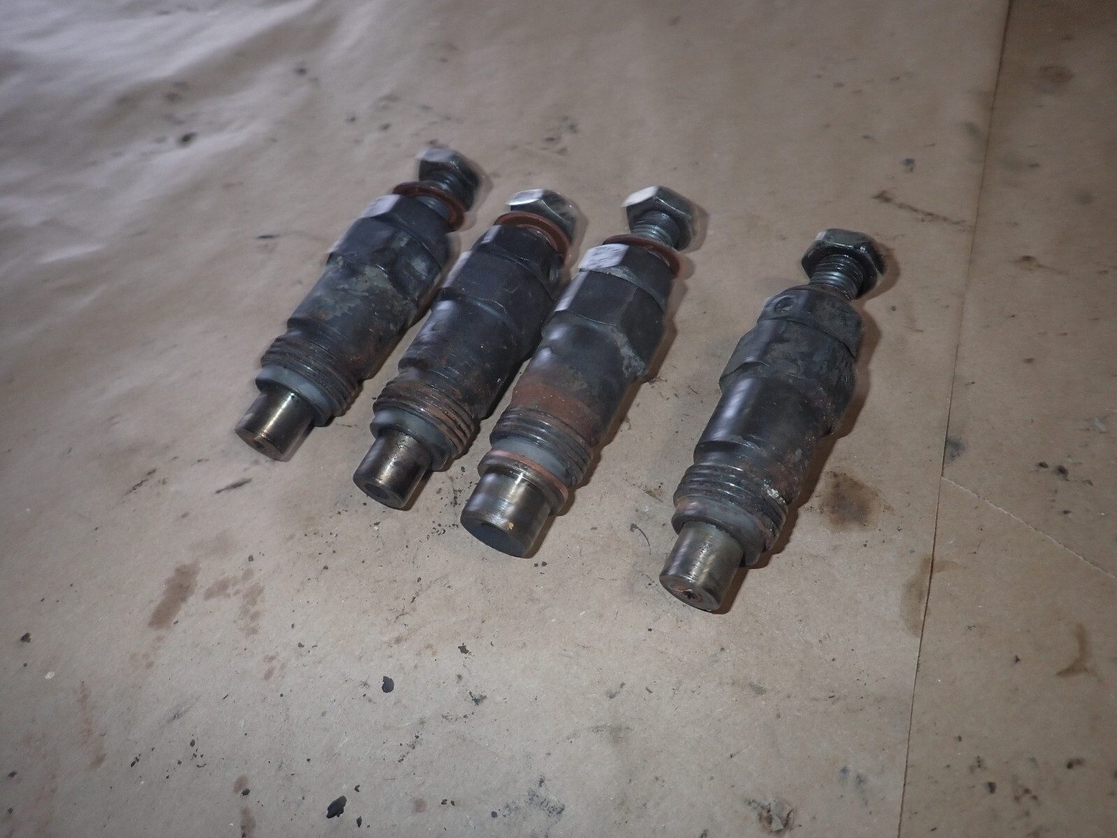 Cummins B3.3 Diesel Engine Fuel Injectors Set of 4 4945041 4955575 ...