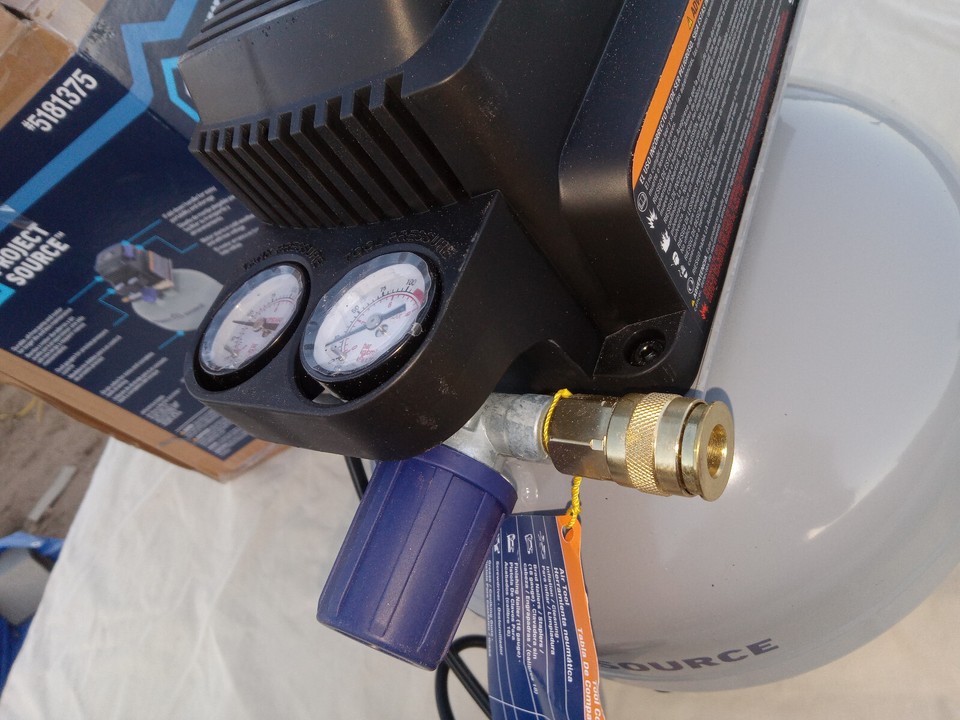 Pancake Air Compressor 3 Gal 110 PSI 0.6 CFM Light Portable Airbrushing ...