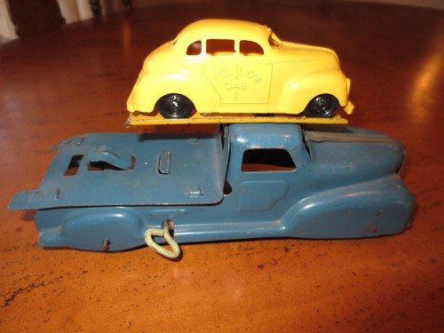 EARLY VINTAGE MARX WINDUP CAR HAULER W/ MARX TAXI LOAD - RARE COLOR ...