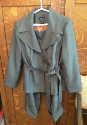 Russell Kemp, New York 2 pc. Suit, Dark Gray Jacket and Midcalf Pants ...