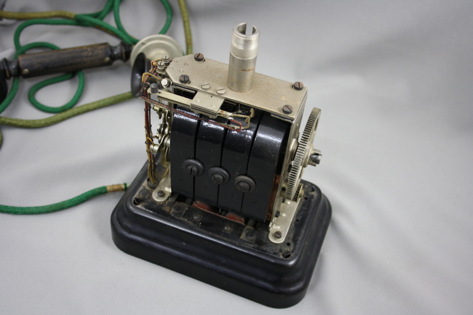 K.T.A.S. Ericsson Model AC400 Antique Hand Crank Magneto Desk Telephone ...