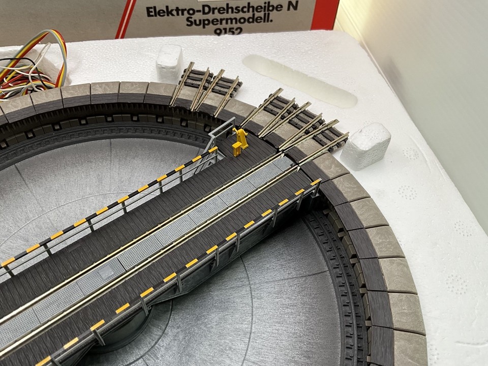 NIB Fleischmann N Scale Electrially Operated Turntable #9153 | eBay