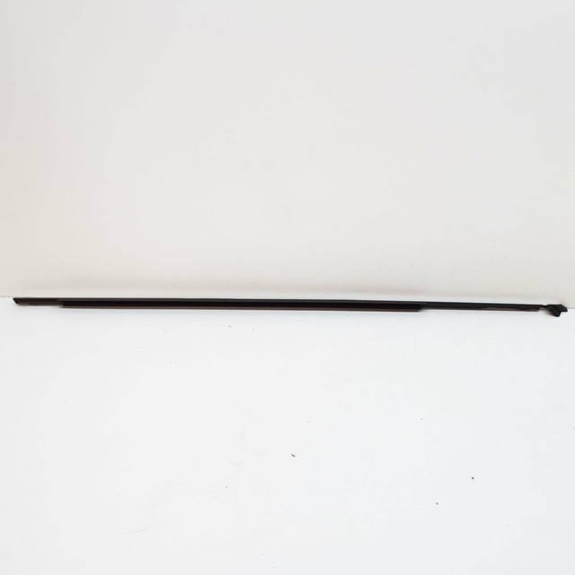 OEM Mercedes-Benz C W204 Front Left Door Window Sealing Rail ...