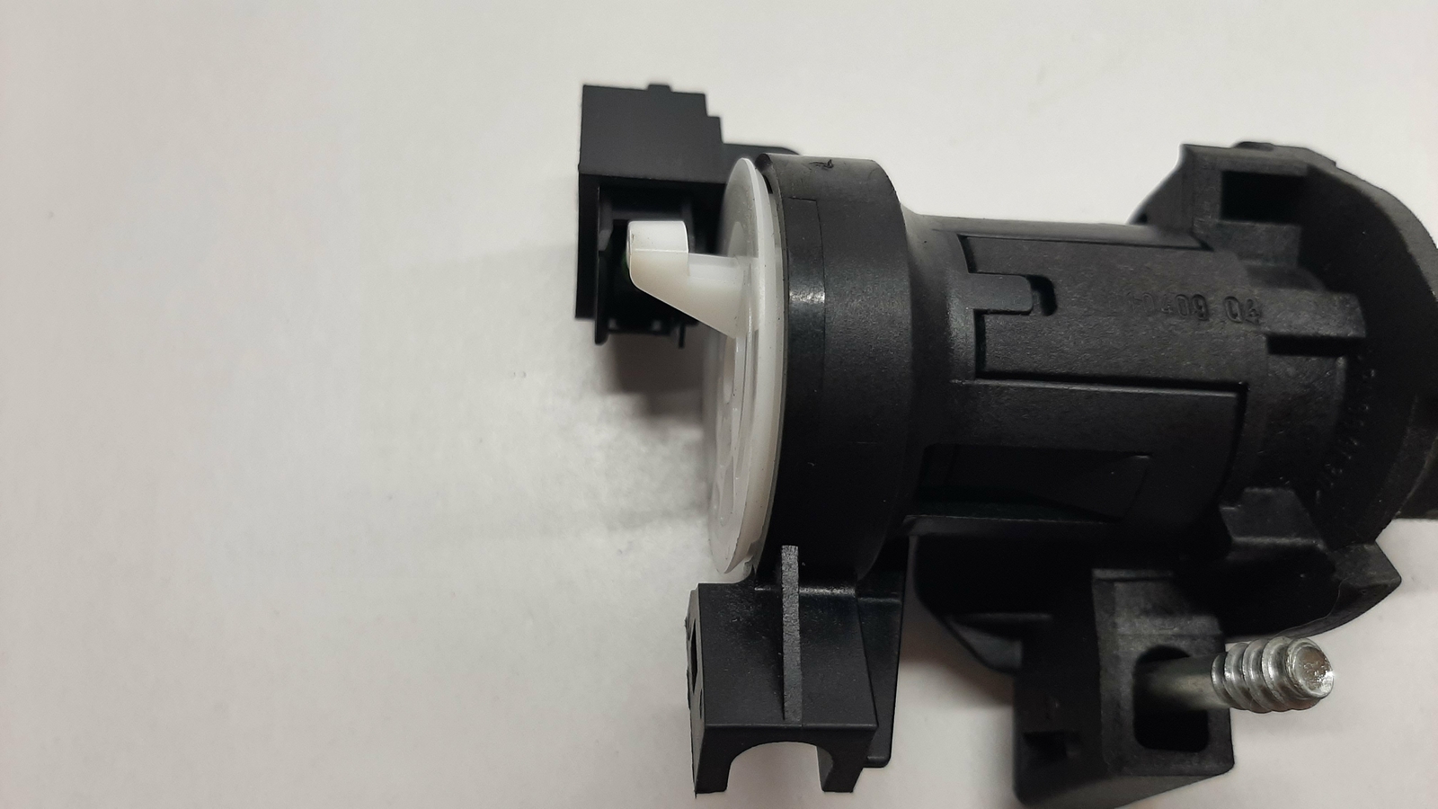 MERCEDES-BENZ C W204 TRUNK LID MECHANICAL UNLOCKING MECHANISM ...