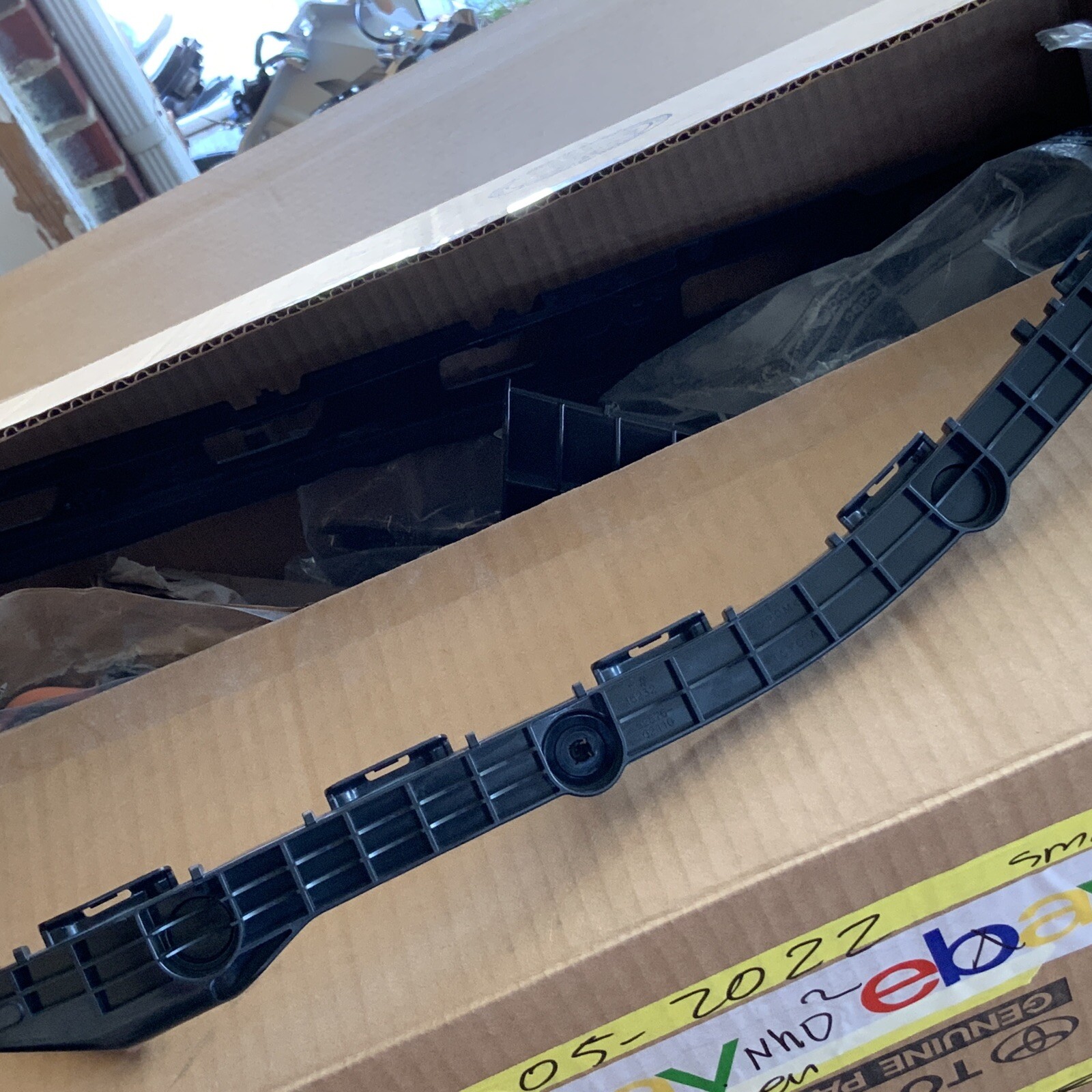 2014-2019 TOYOTA COROLLA REAR BUMPER LEFT RETAINER BRACKET SUPPORT ...