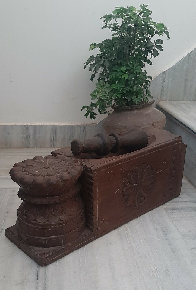 Antico di Legno Inciso Spremiagrumi Macinino Old Indiano Utensili da ...