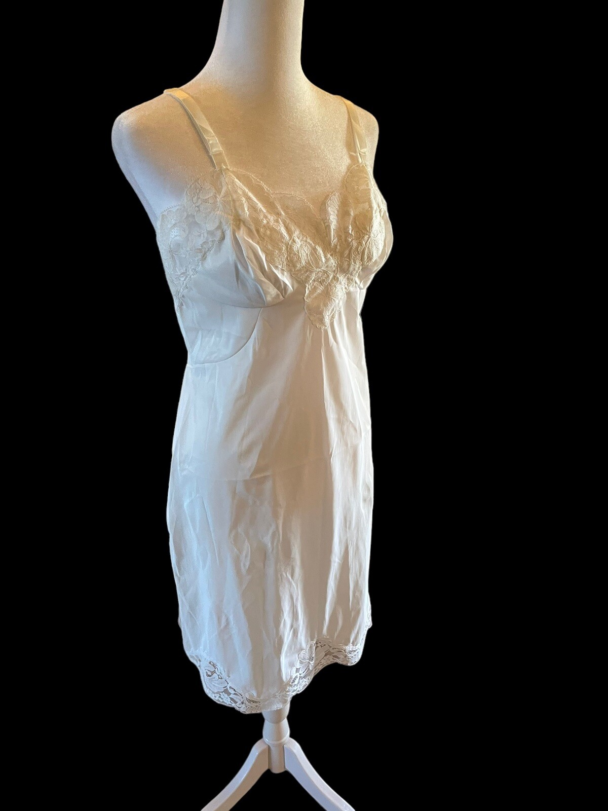 Vintage Nylon Sears 34 Average The Doesnt Slip Antron… - Gem