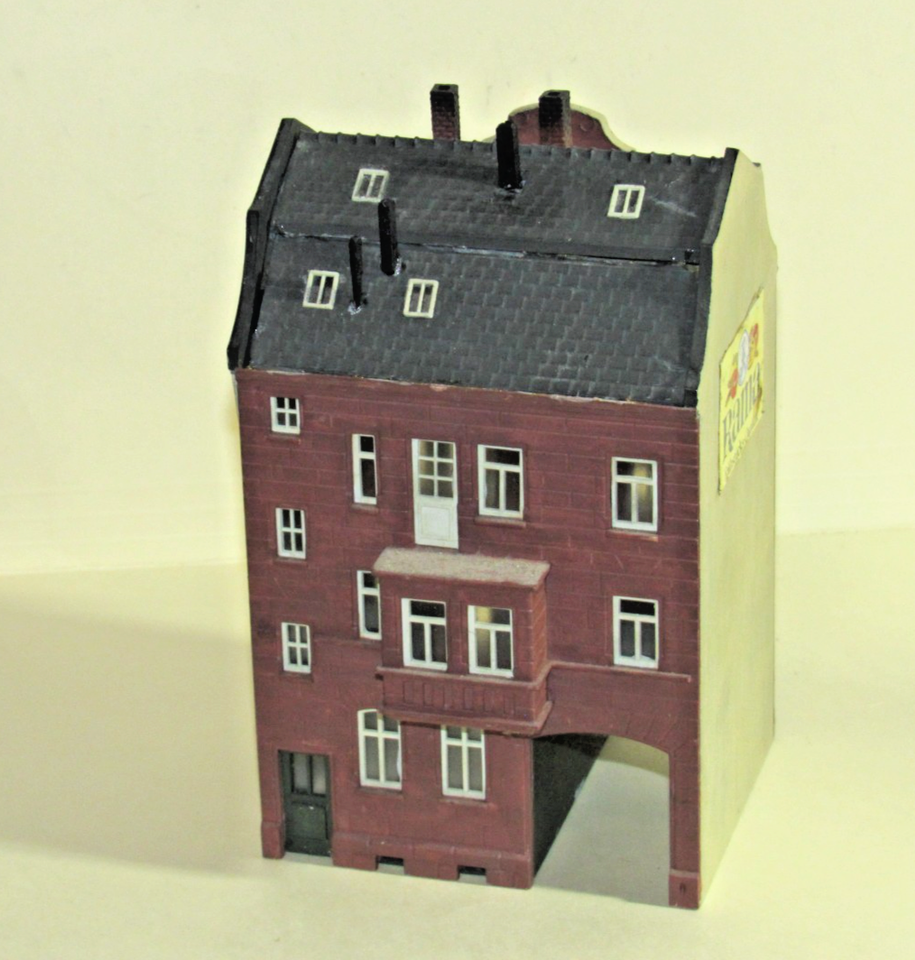 ho scale EUROPEAN 3 STORY APARTMENT BUILDING for Model Train Layouts ...