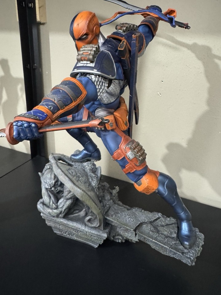 Sideshow Deathstroke Premium Format Figure Statue 1:4 Scale Batman Rare ...