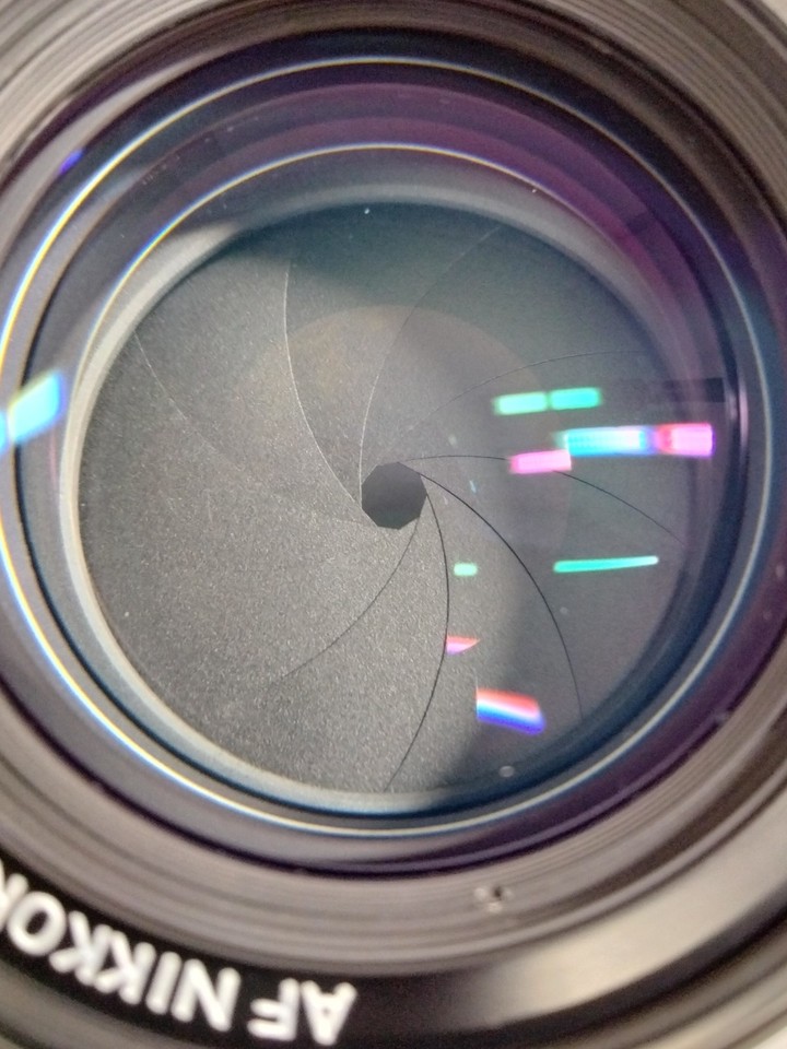 **Almost MINT** Nikon Nikkor AF 85mm f/1.8 Portrait Prime Lens w/ Cap ...