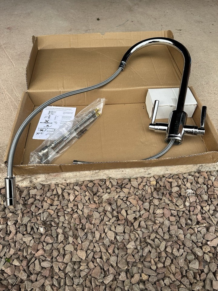 Howdens Garda Pull Out Tap | eBay UK