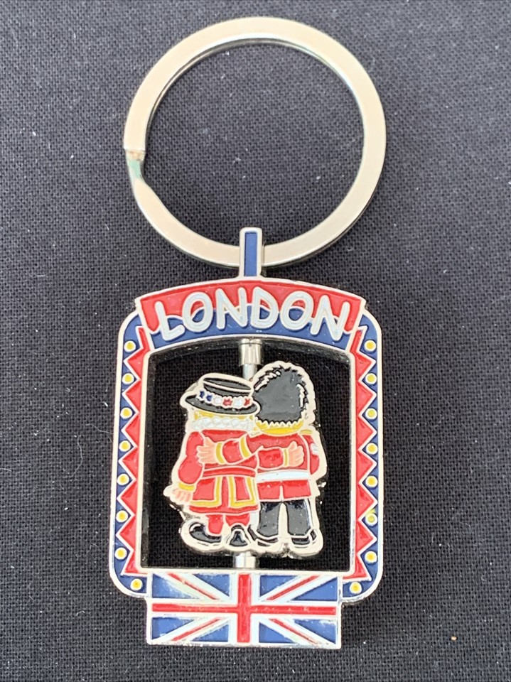 London England UK King’s Guard Beefeater Keychain Spinner Key Ring ...