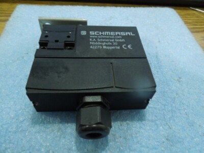 Schmersal Model: AZM 170SK-02ZRKA Power Interlock with Key | eBay