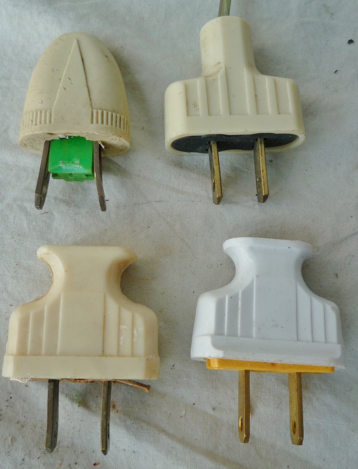 Vintage lamp plug ends-- set of 4 (#1) | eBay