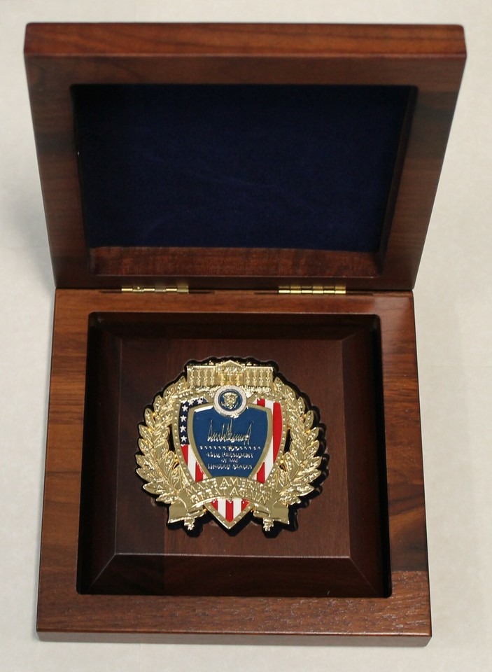 Official President Donald J. Trump Challenge Coin Medallion Extremely ...