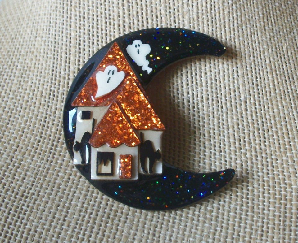 HTF Lucinda House Pins Halloween Crescent Moon Ghosts Flying Scary ...