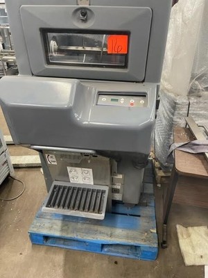 FOLLETT ICEPRO AUTOMATIC ICE BAGGING DISPENSING MACHINE, RETAILS FOR ...