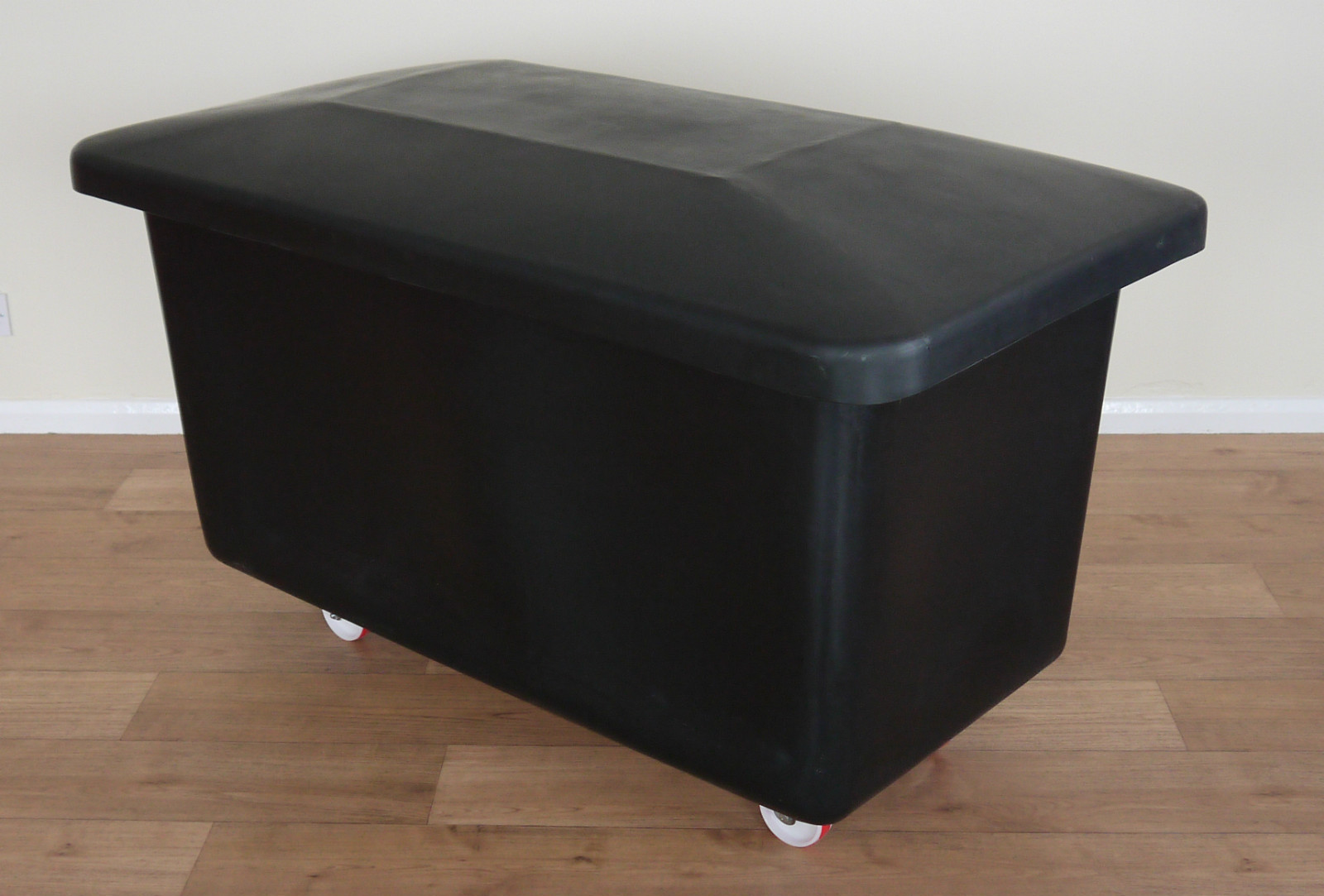 Black Bar Bottle Skip Bin Portable Pub Storage Waste Trucks, Various ...